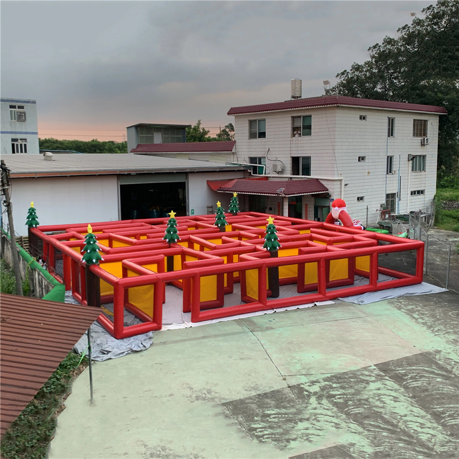 Christmas Inflatable Laser Tag Arena Inflatable Maze Game